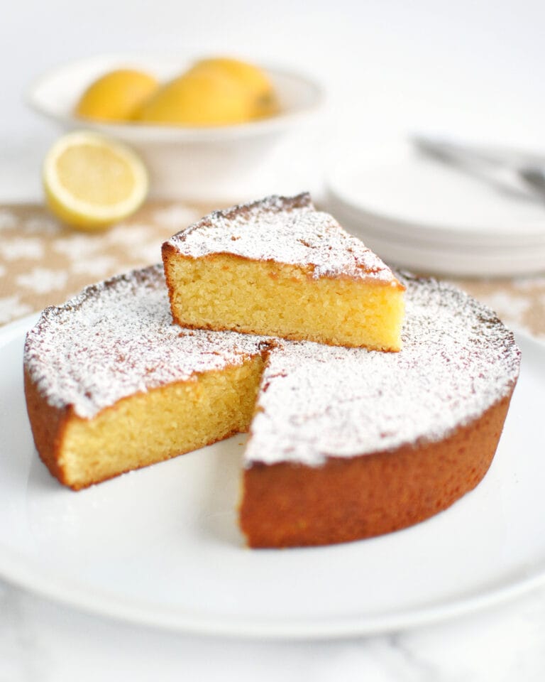Gâteau aux amandes, citron, et chocolat blanc (Torta Caprese Bianca ...